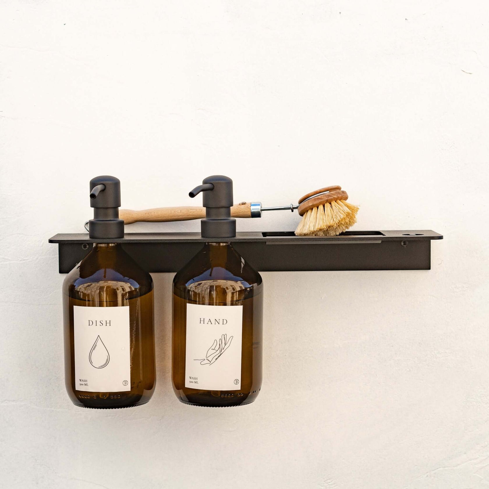 THEA - Set aus Duschablage und zwei Seifenspendern | TIOK – tiok-design.com